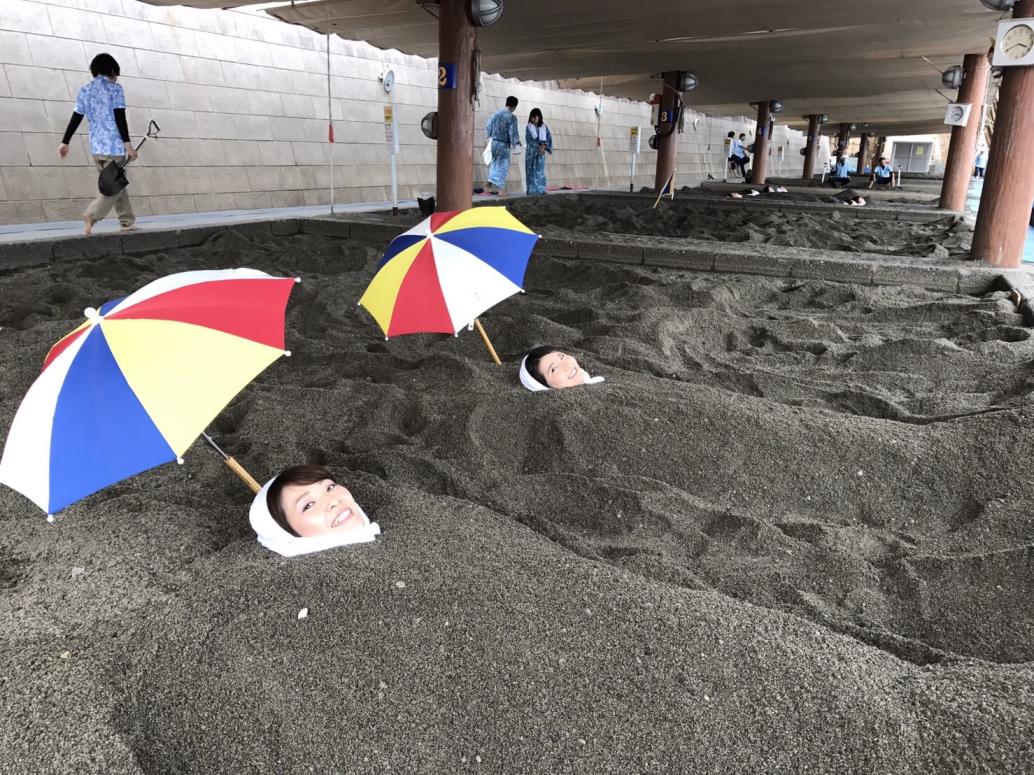 Steam Sand Baths | Travel Tips | DISCOVER KAGOSHIMA｜Official Travel Guide